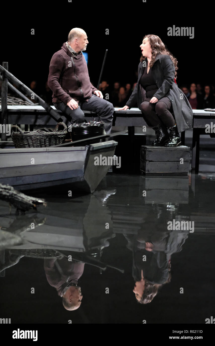 Stuttgart, Germany. 30th Oct, 2018. Falk Struckmann (l, in the role of ...