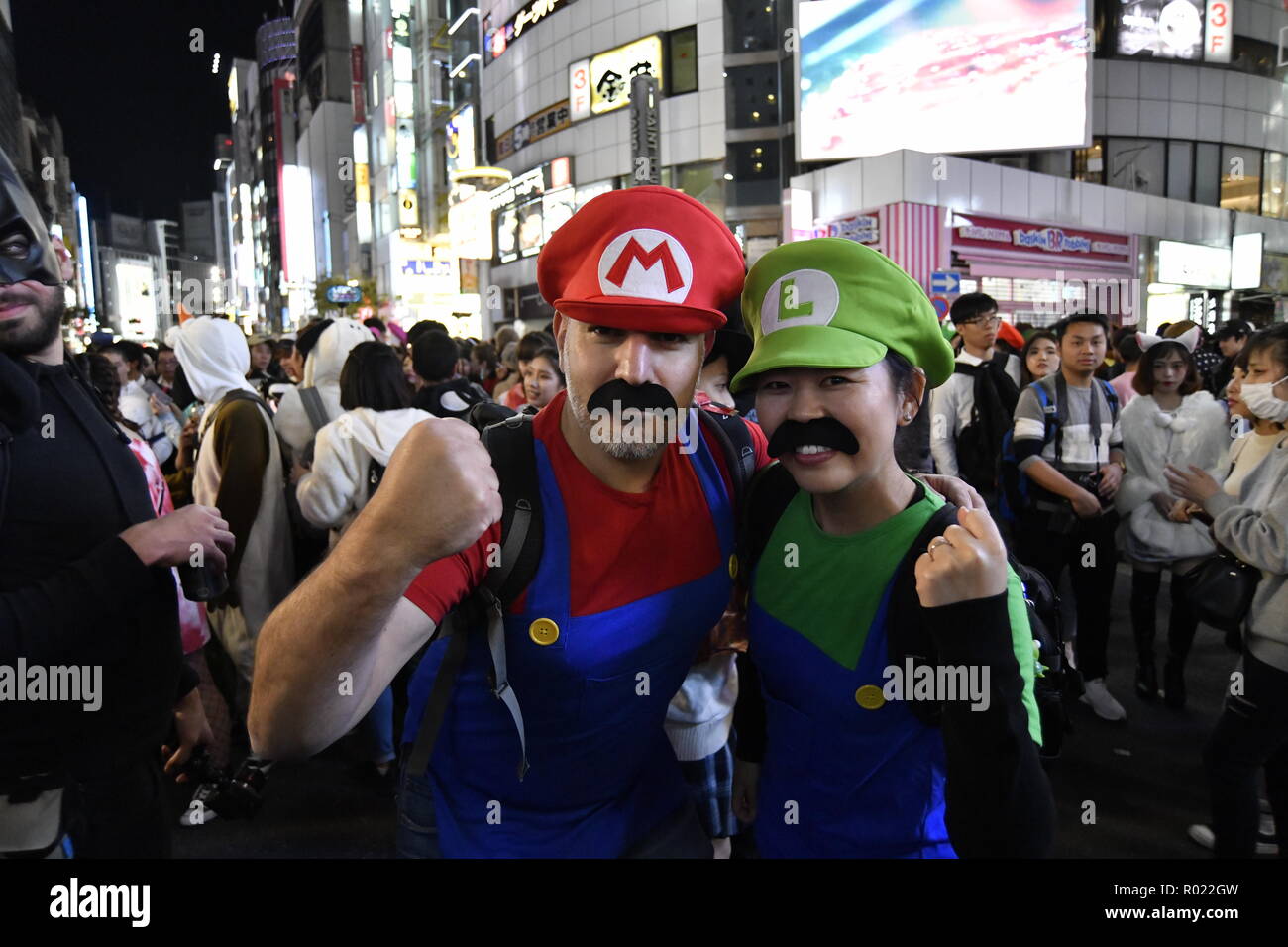 Shibuya, Tokyo, Japan. 31st Oct, 2018. People in costume celebrate ...