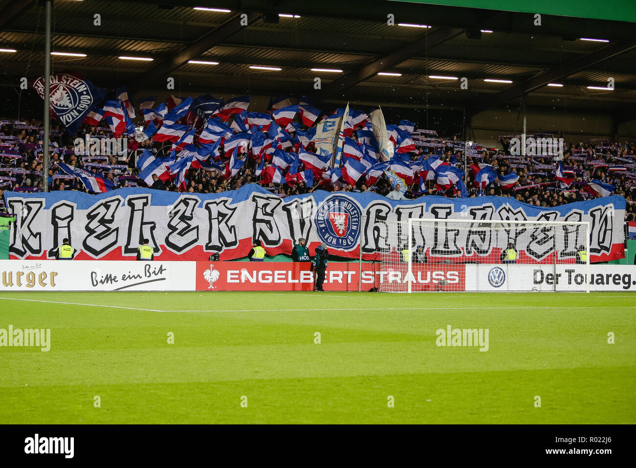 Kiel, Germany. 31st Oct, 2018. Soccer: DFB Cup, Holstein Kiel - SC ...