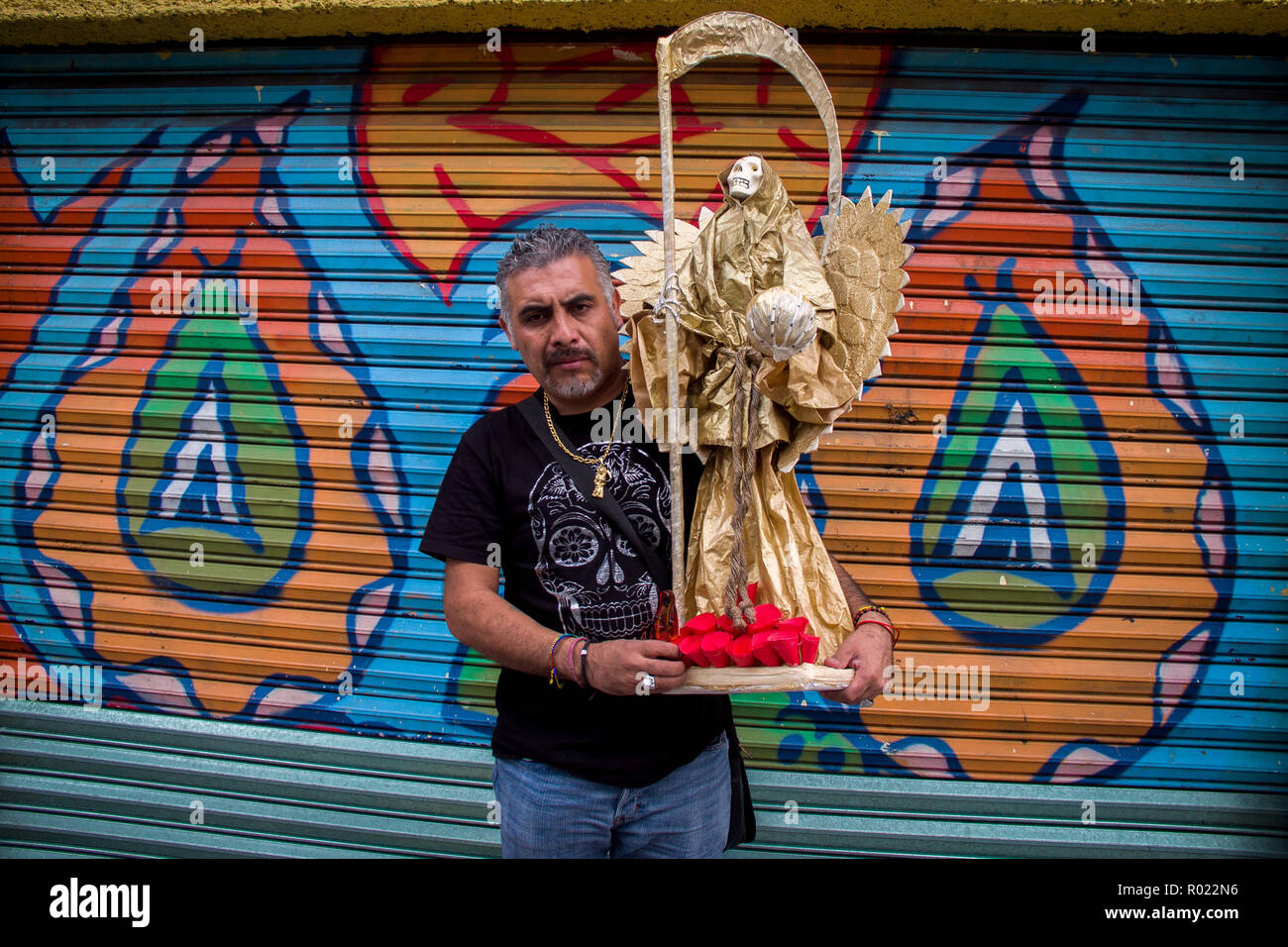 Santa muerte shrine mexico city hi-res stock photography and images - Alamy