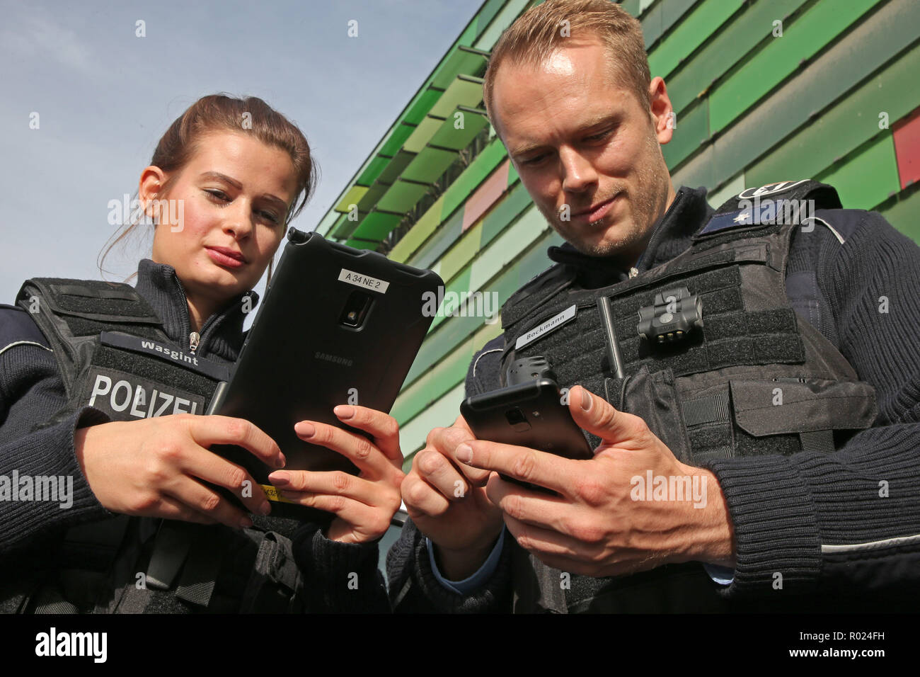 Berlin, Germany. 01st Nov, 2018. Section 34 police officers are holding ...