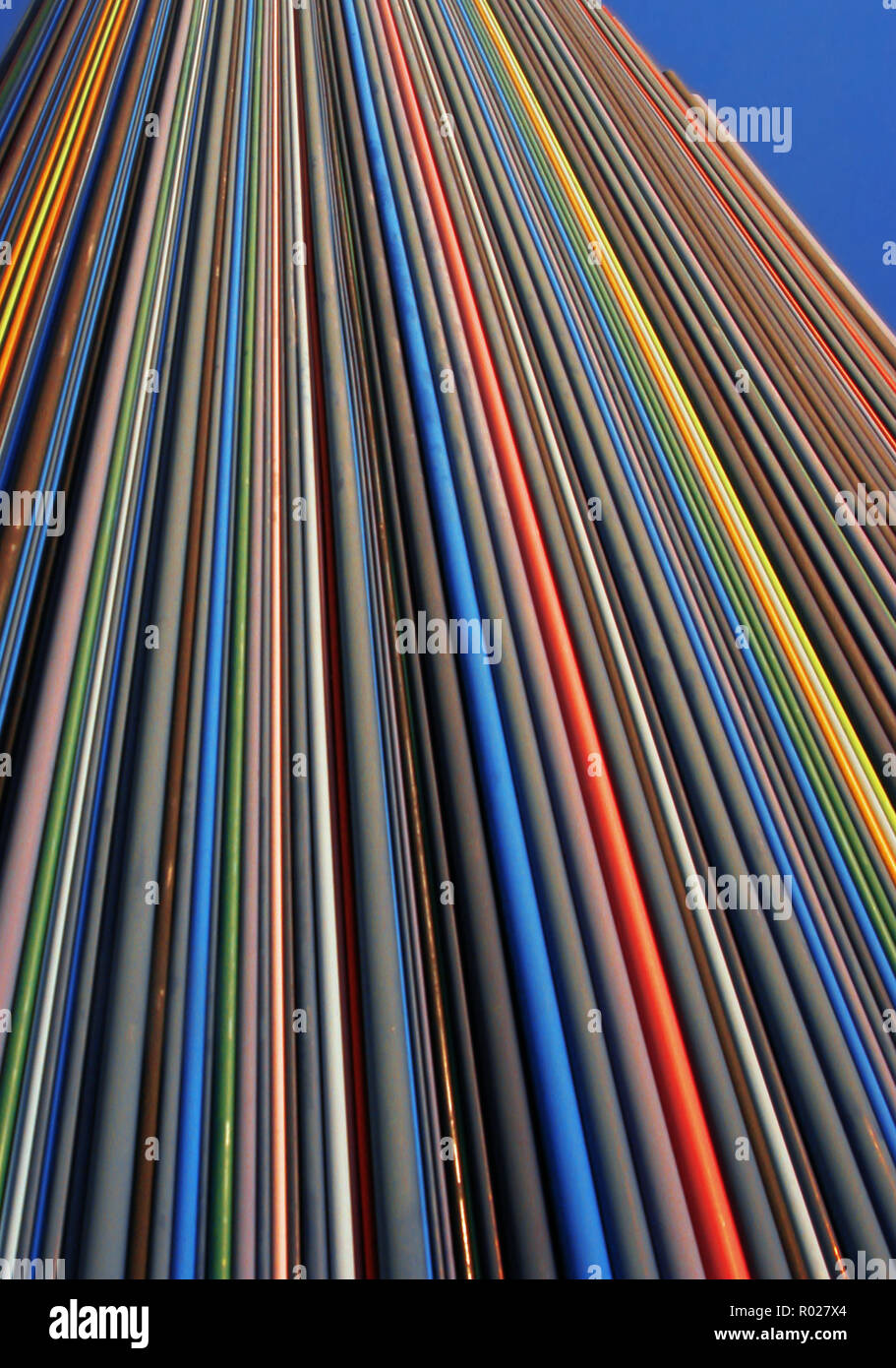 La Cheminée de Moretti, La Défense, Paris: a modern sculpture 32 meters ...