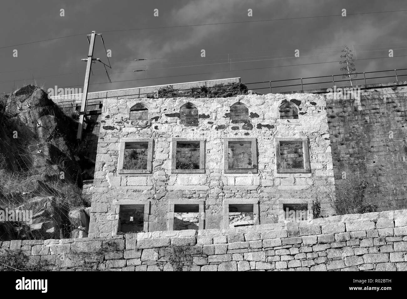 Escarpment wall Black and White Stock Photos & Images - Alamy