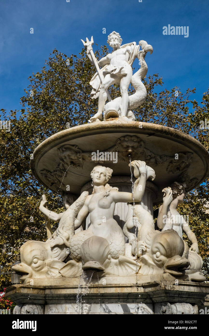 France fontaine de neptune fountain hi-res stock photography and images ...