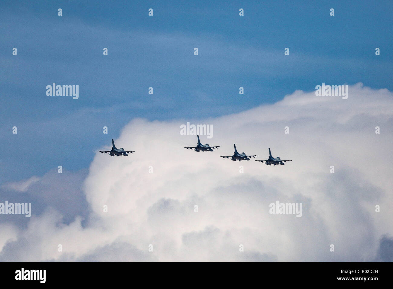 Hellenic Air Force Zeus Demo Team (HAF) F-16C Block 52+ in formation ...