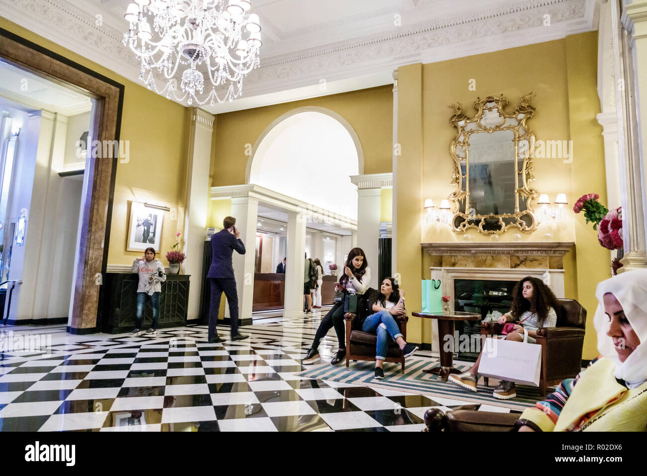 Claridges Interior High Resolution Stock Photography and Images - Alamy