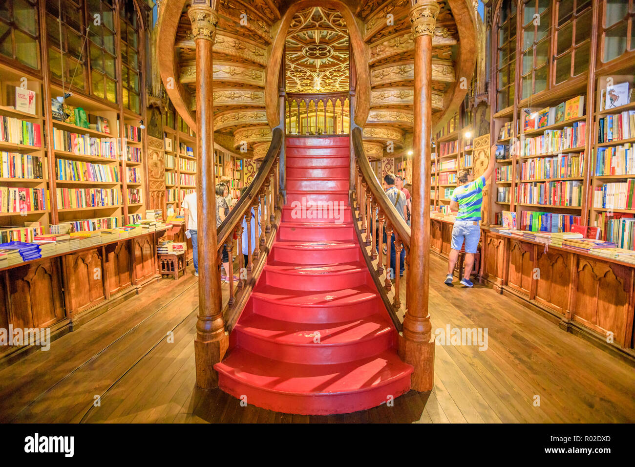Harry potter stairs hi-res stock photography and images - Alamy