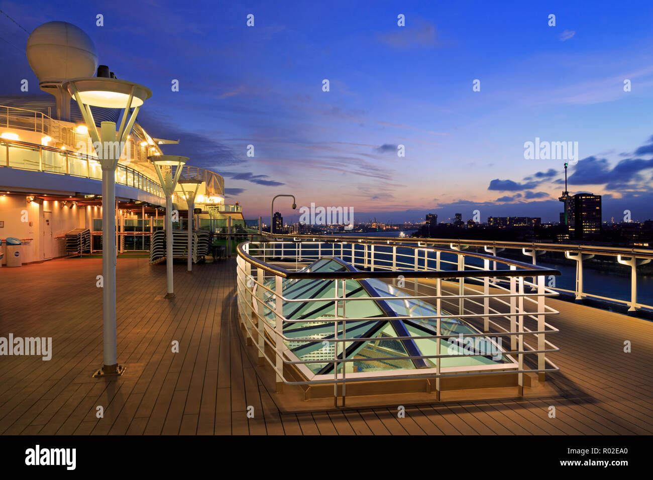 Royal princess cruise ship hi-res stock photography and images - Alamy