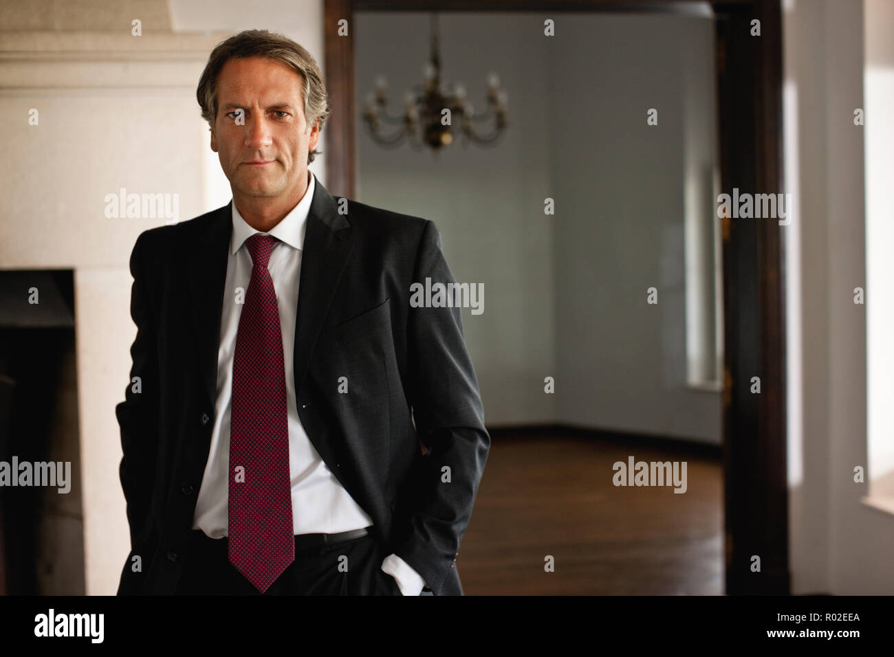 Portraits man in empty house hi-res stock photography and images - Alamy