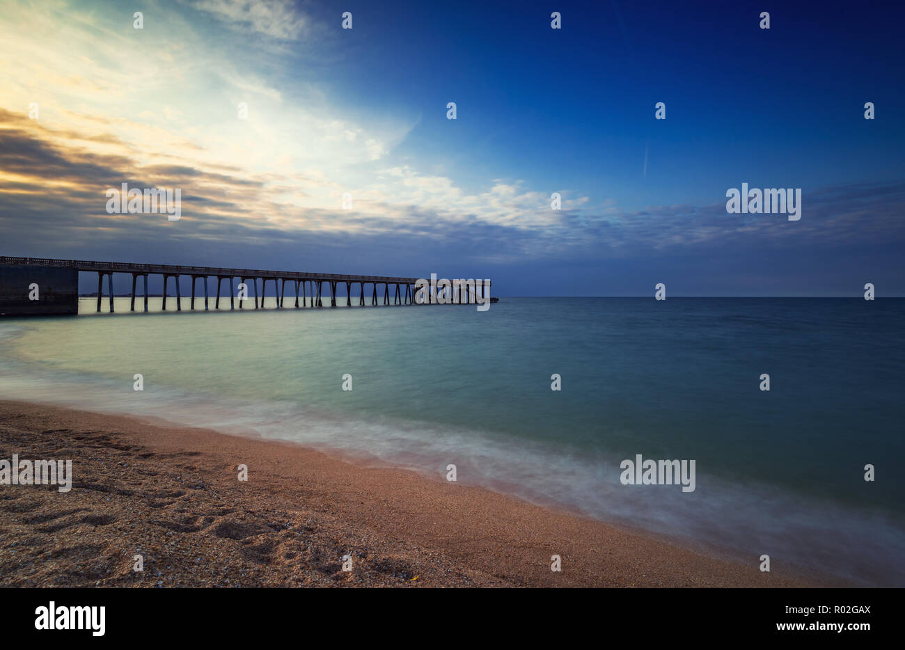 Beautiful pier hi-res stock photography and images - Alamy