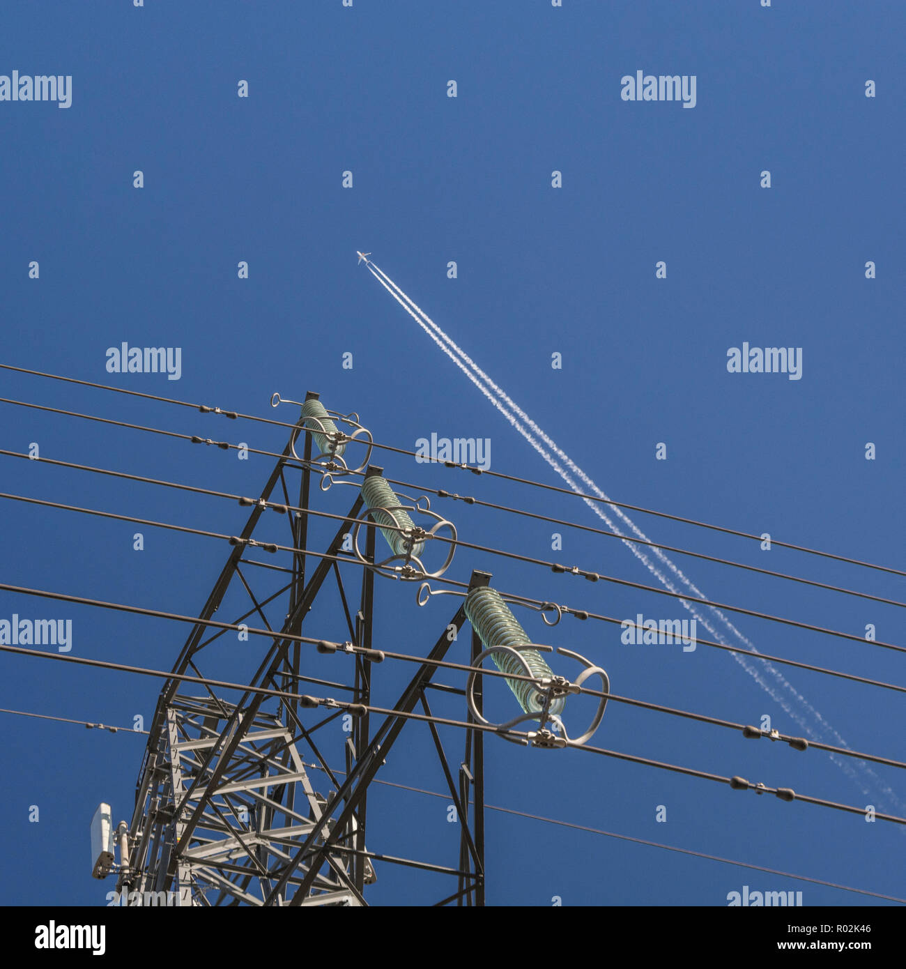 Electricity arcing horns hi-res stock photography and images - Alamy