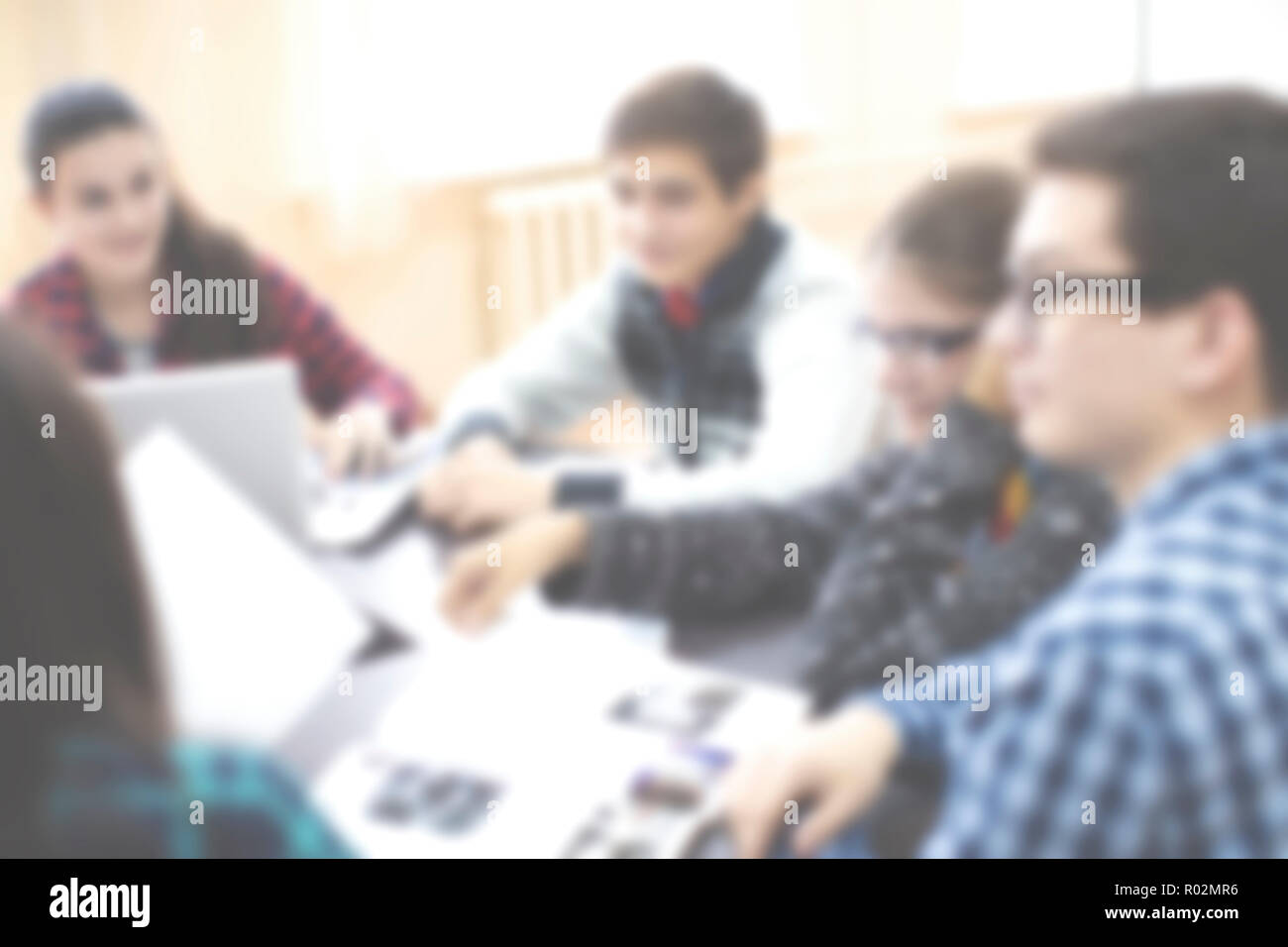 Group discussion table student hi-res stock photography and images - Alamy