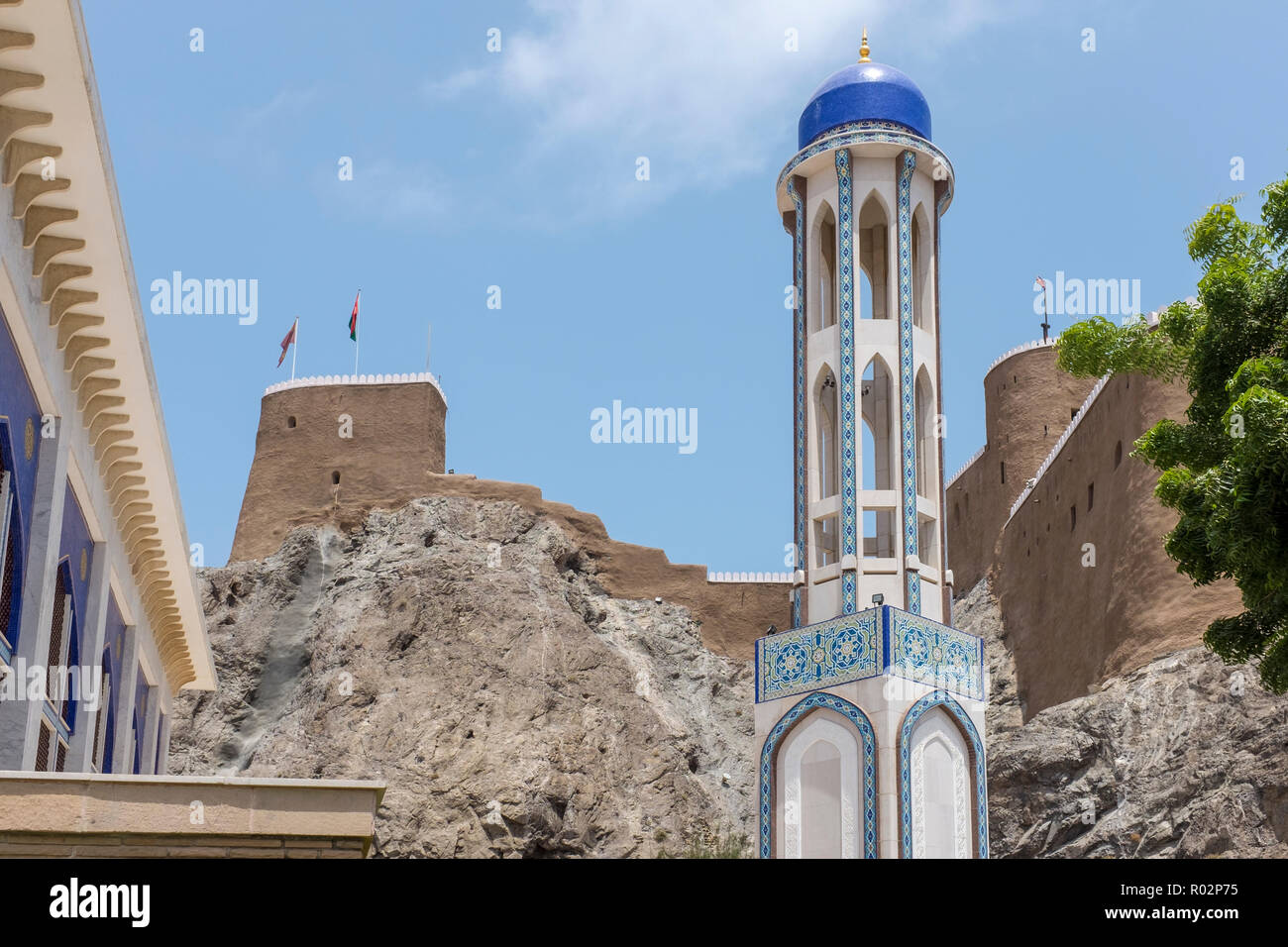 The Al Khor Mosque, next to the Al Mirani fort Stock Photo - Alamy