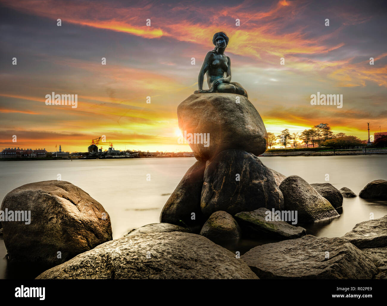 Little mermaid bronze sculpture copenhagen icon hi-res stock ...