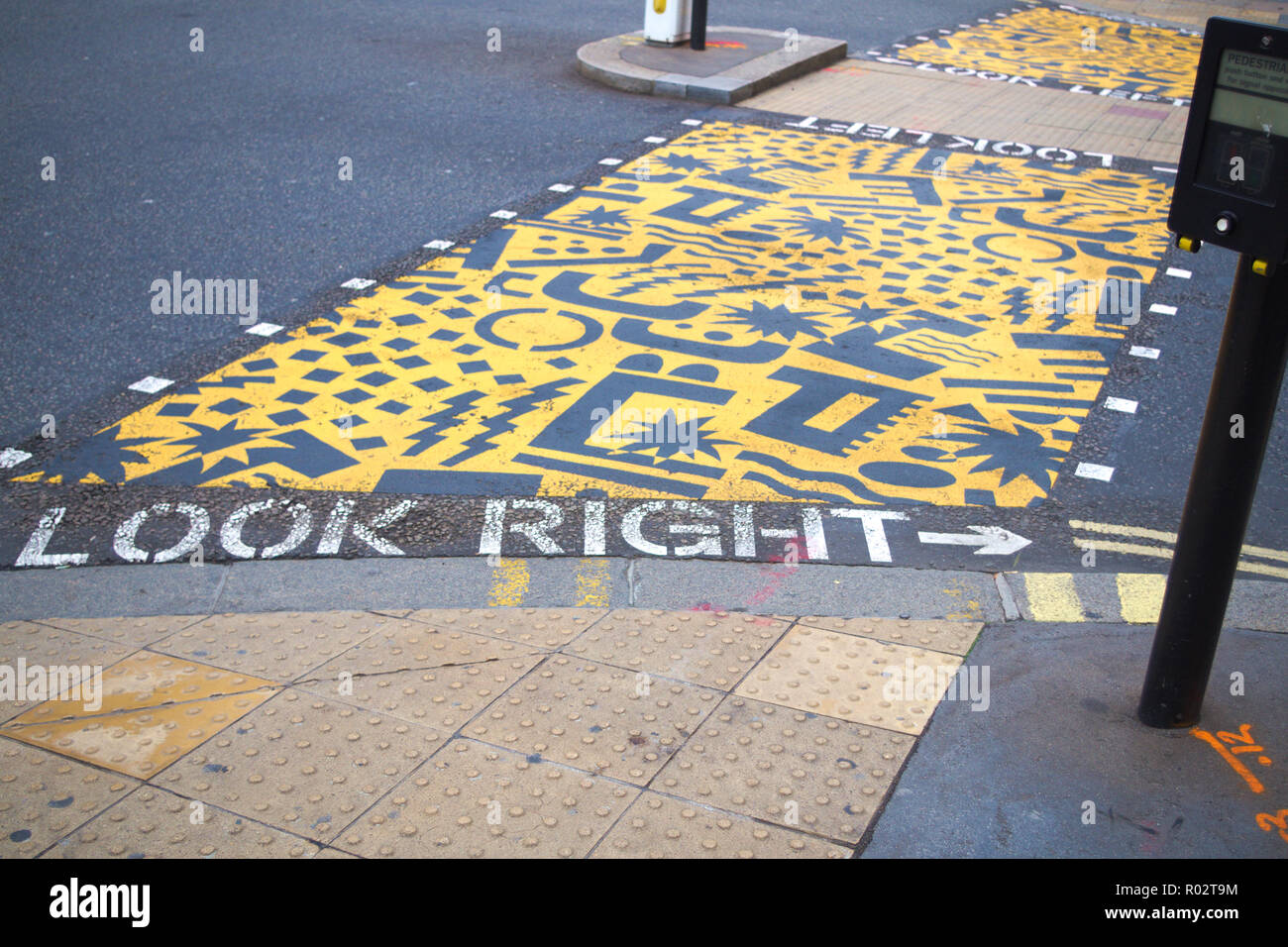 Yellow pedestrian crossing hi-res stock photography and images - Alamy