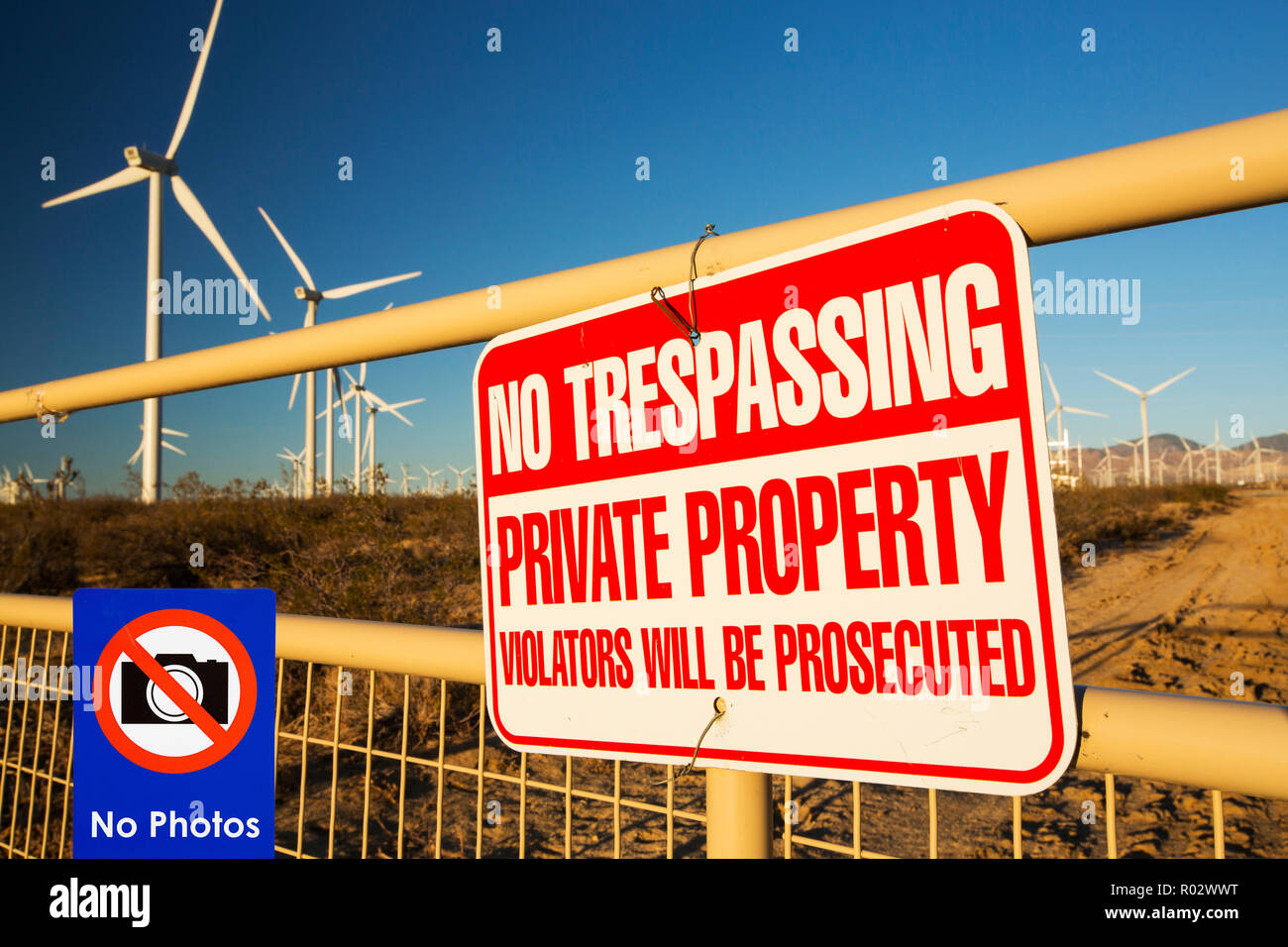 Part of the Tehachapi Pass wind farm, the first large scale wind farm ...