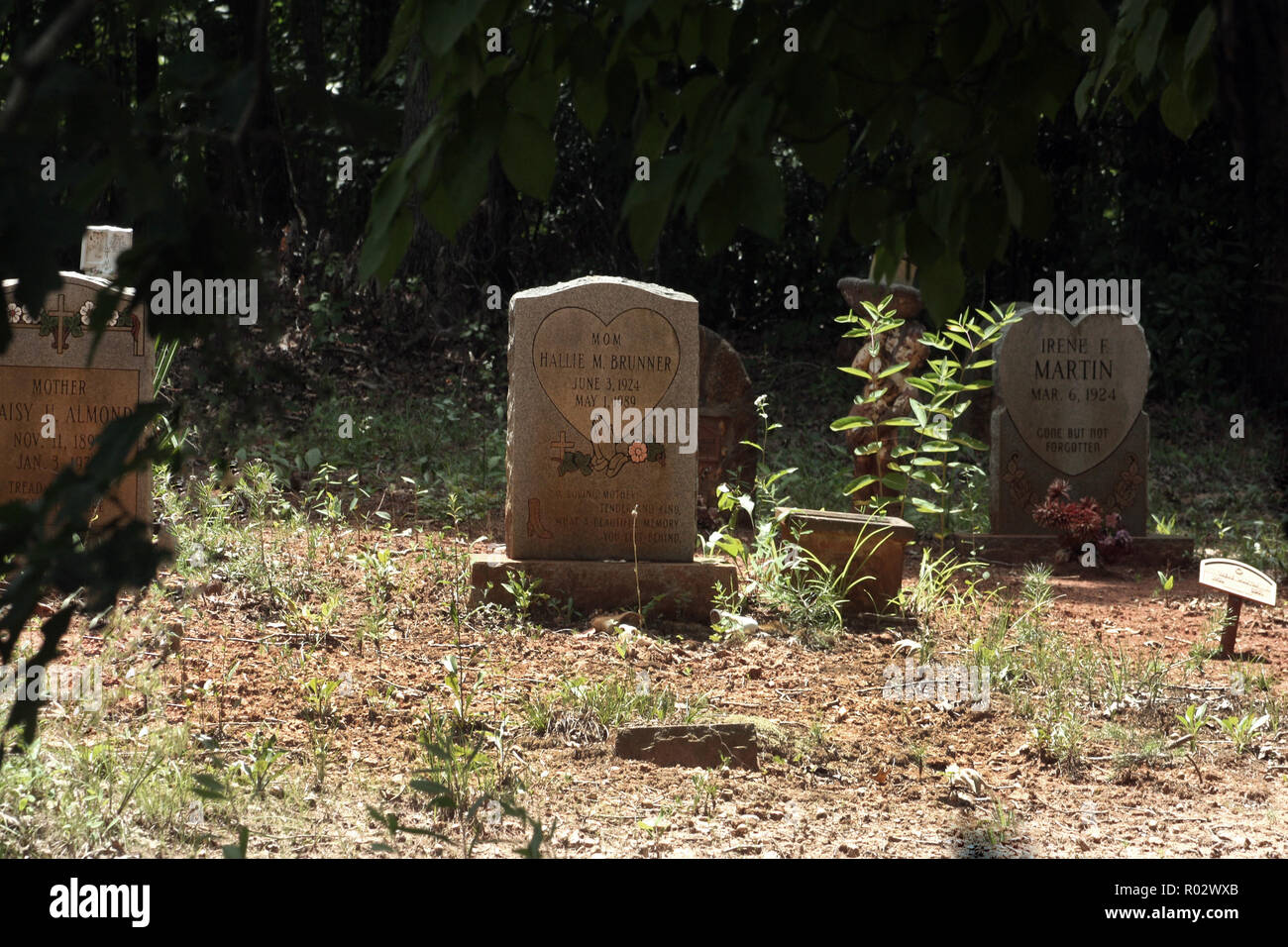 Small old graveyard in rural Virginia, USA Stock Photo - Alamy
