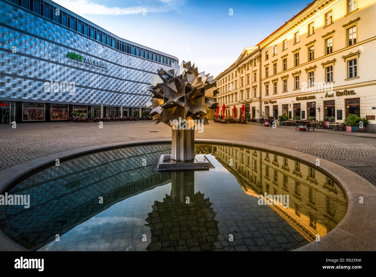 Leipzig, Richard-Wagner-Platz kurz nach Sonnenaufgang Stock Photo - Alamy