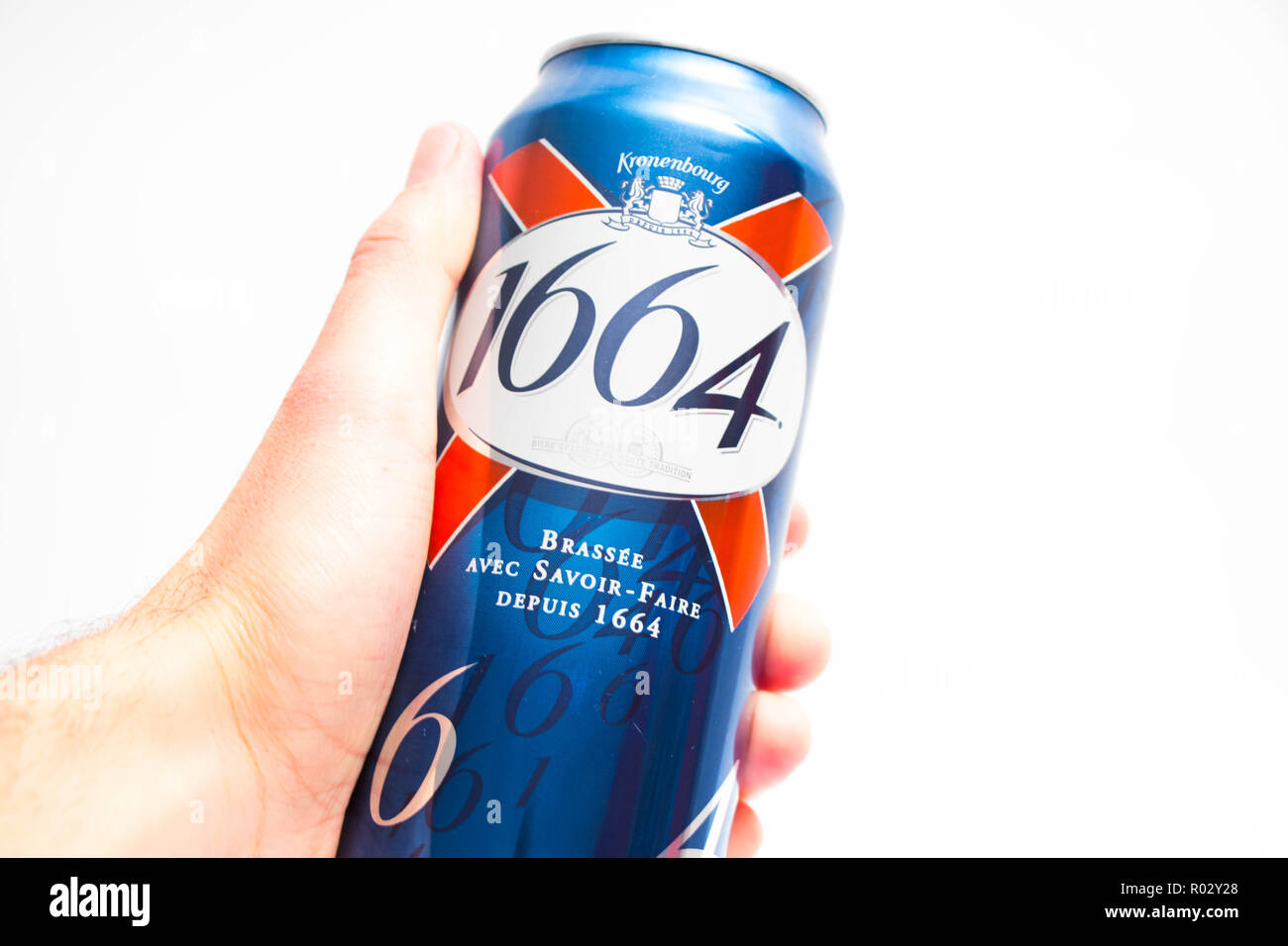 Man holding beer can hi-res stock photography and images - Alamy