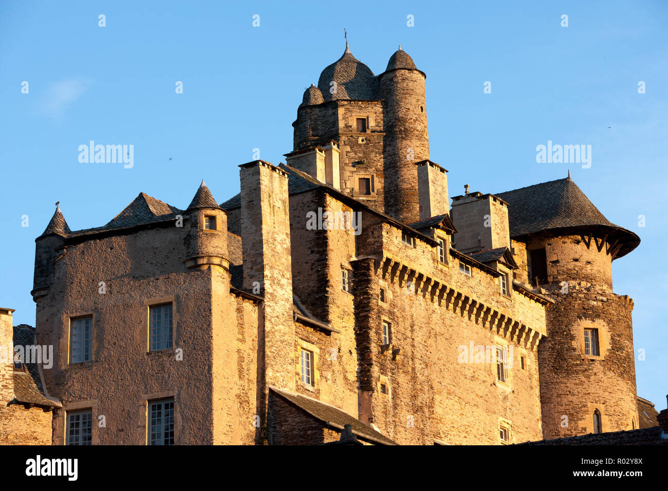 Summer blue sky architecture hi-res stock photography and images - Alamy