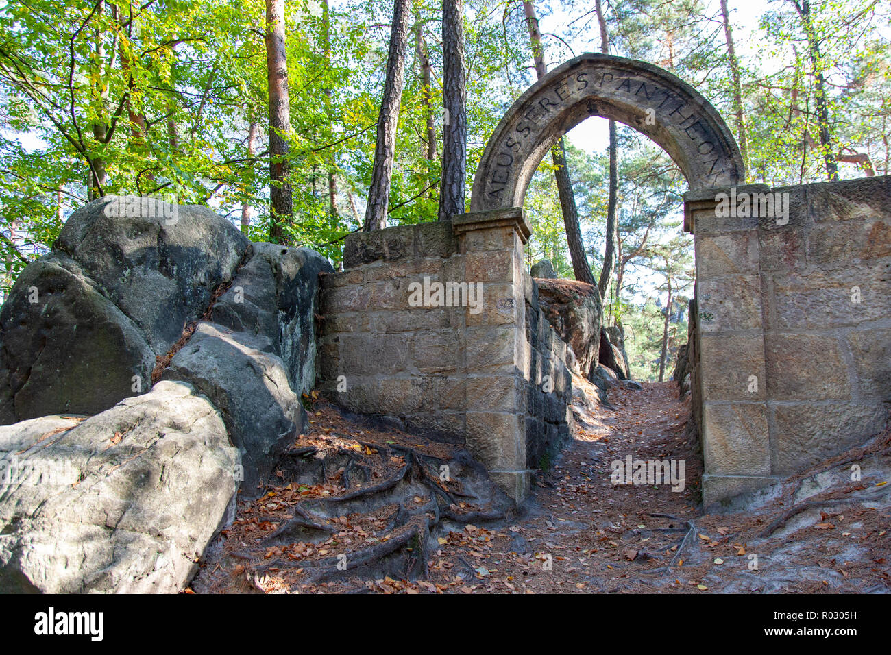 Brána Pantheonu, Skalni hrad Pantheon - Vranov, Mala Skala, Cesky raj ...