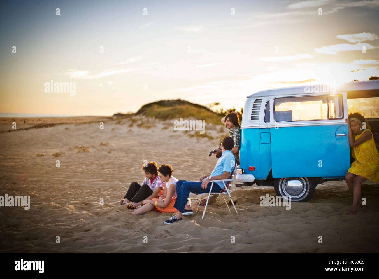 Friends sunset on american road hi-res stock photography and images - Alamy