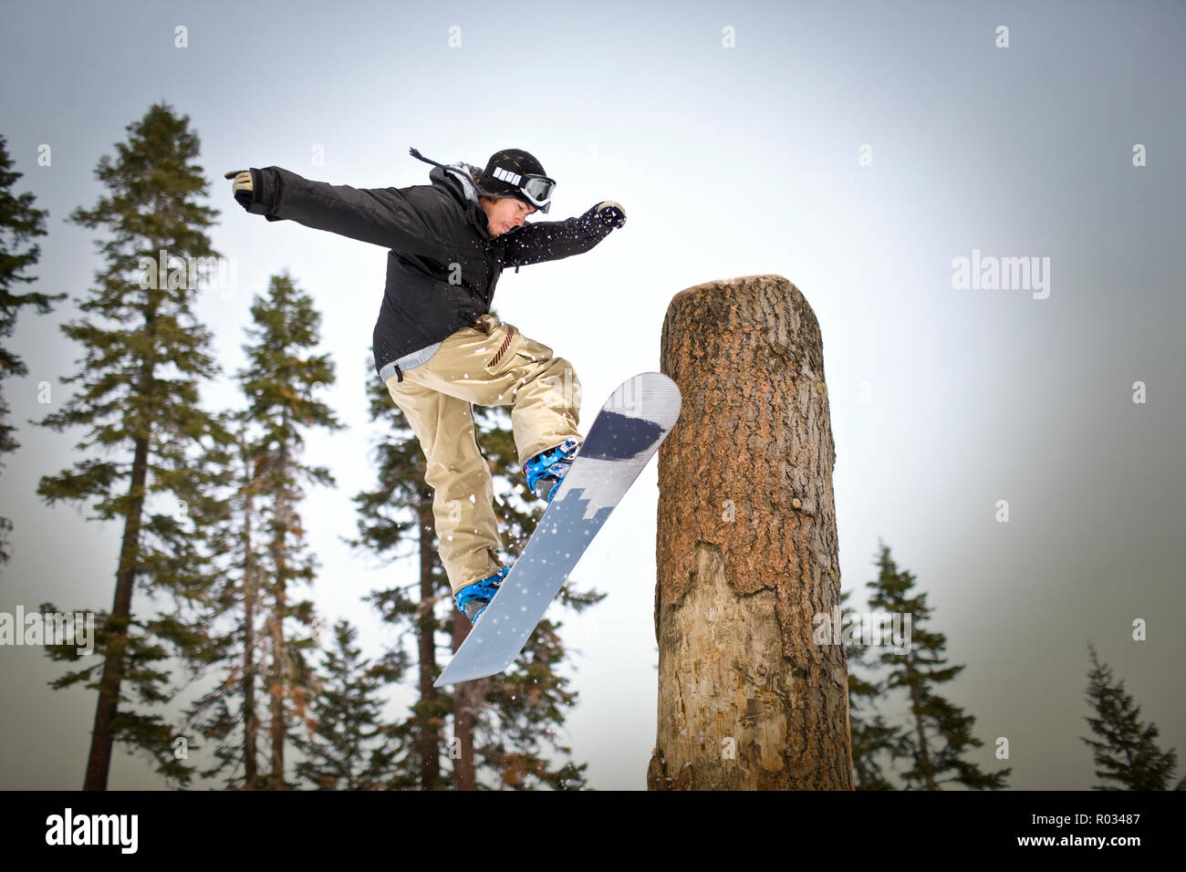 Stunts on snow hi-res stock photography and images - Alamy