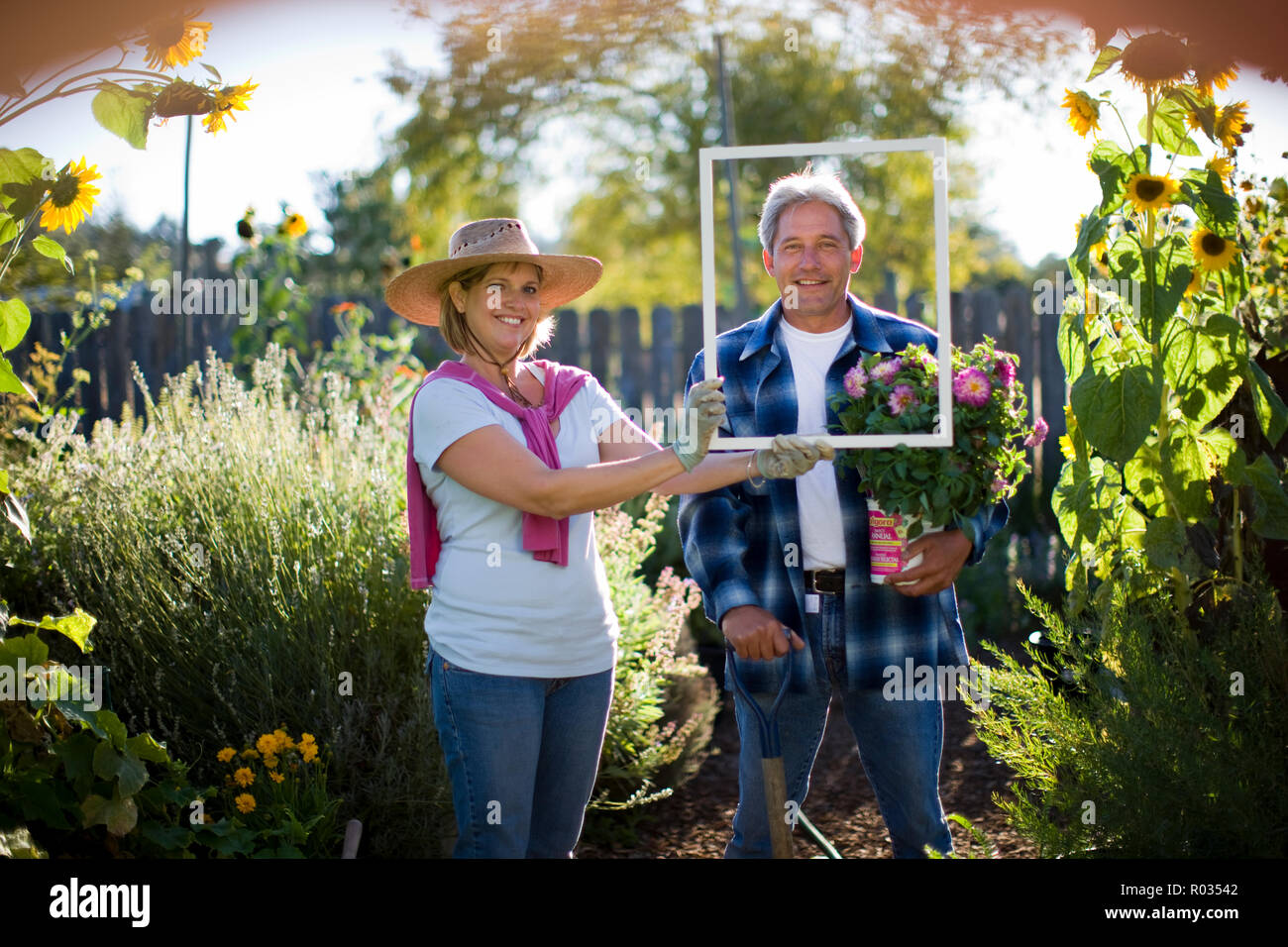 Right two gardeners hi-res stock photography and images - Alamy