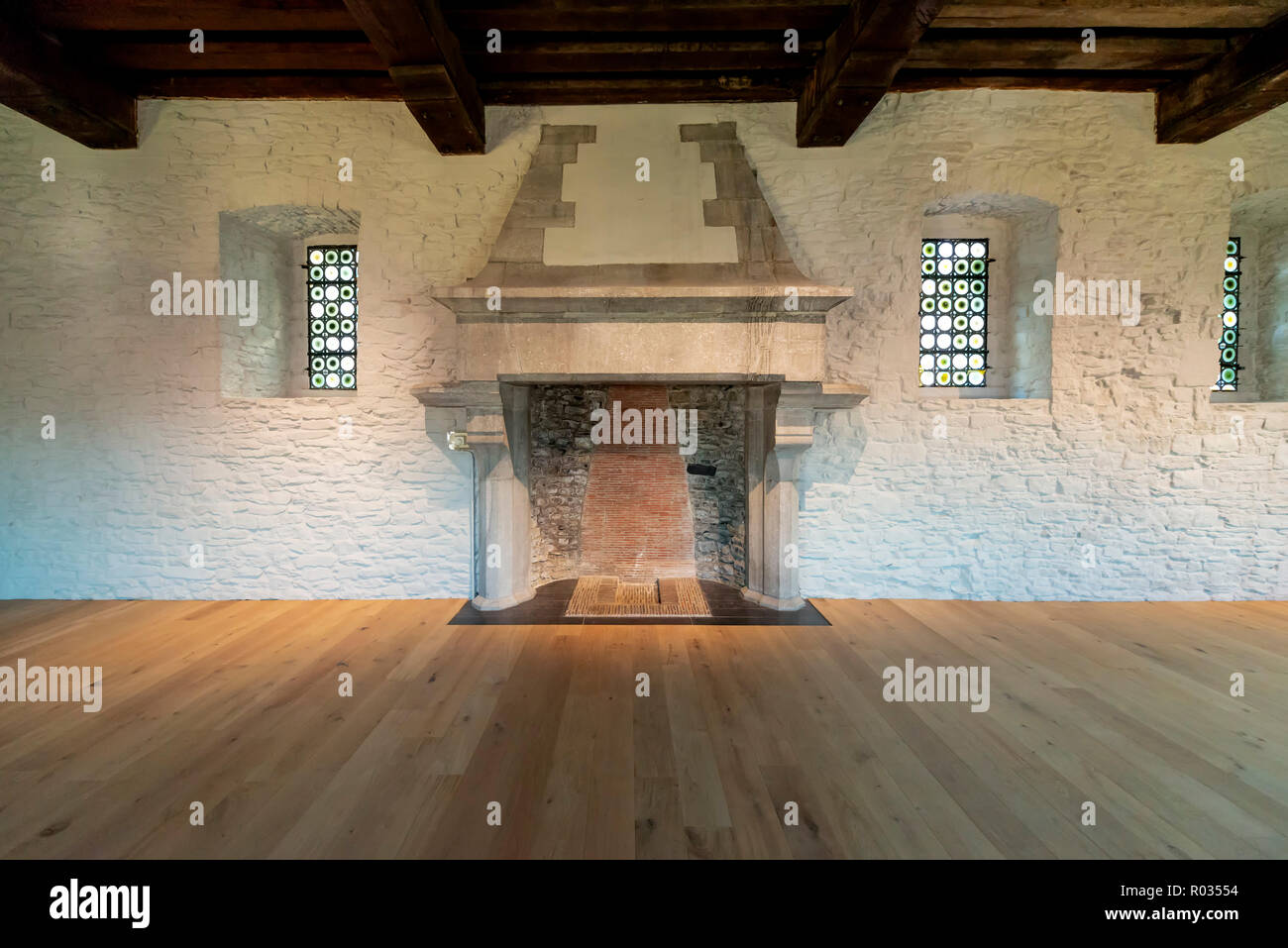 Empty room in Gravensteen Castle in Ghent, Belgium Stock Photo - Alamy
