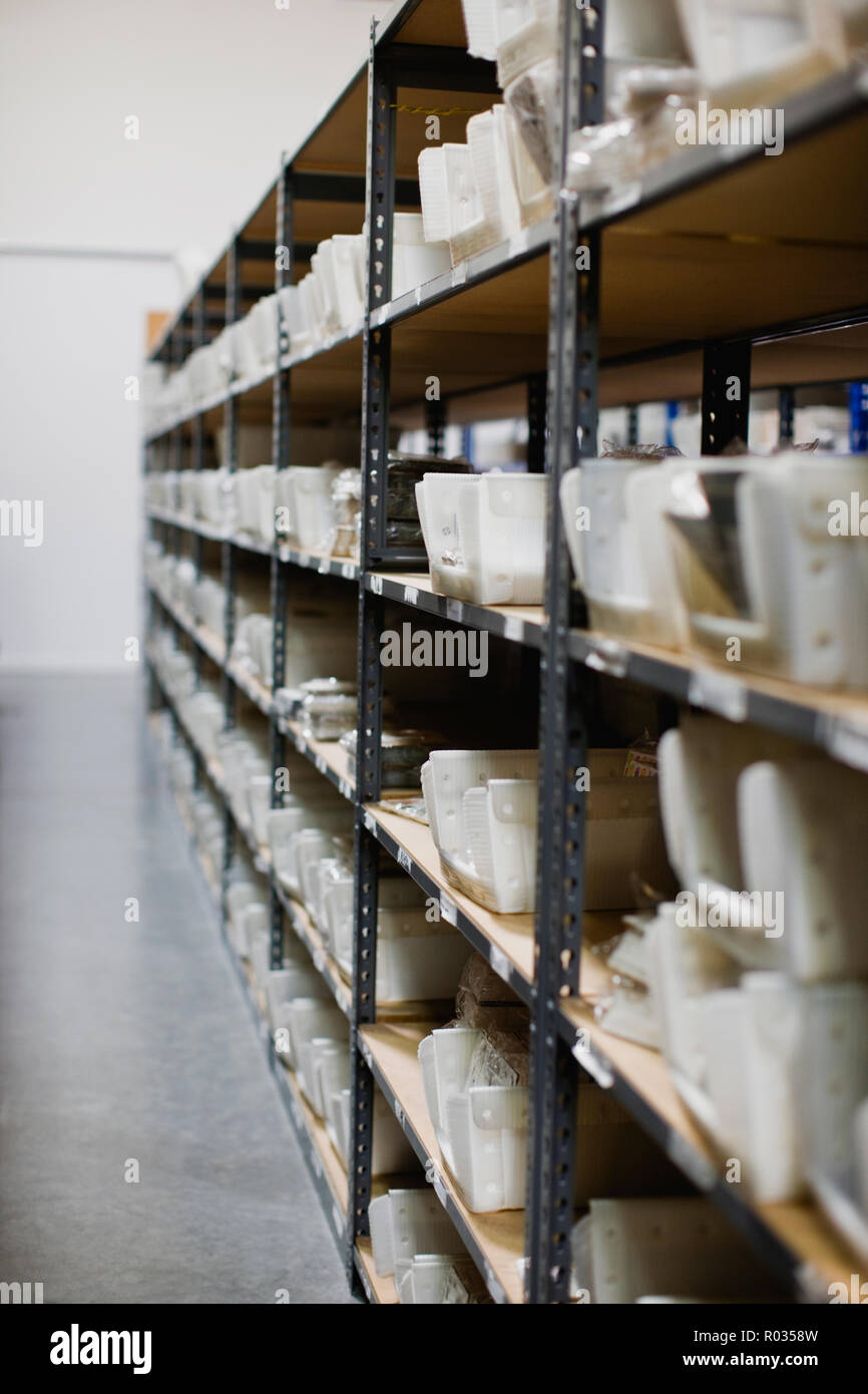 Shelves images hi-res stock photography and images - Alamy