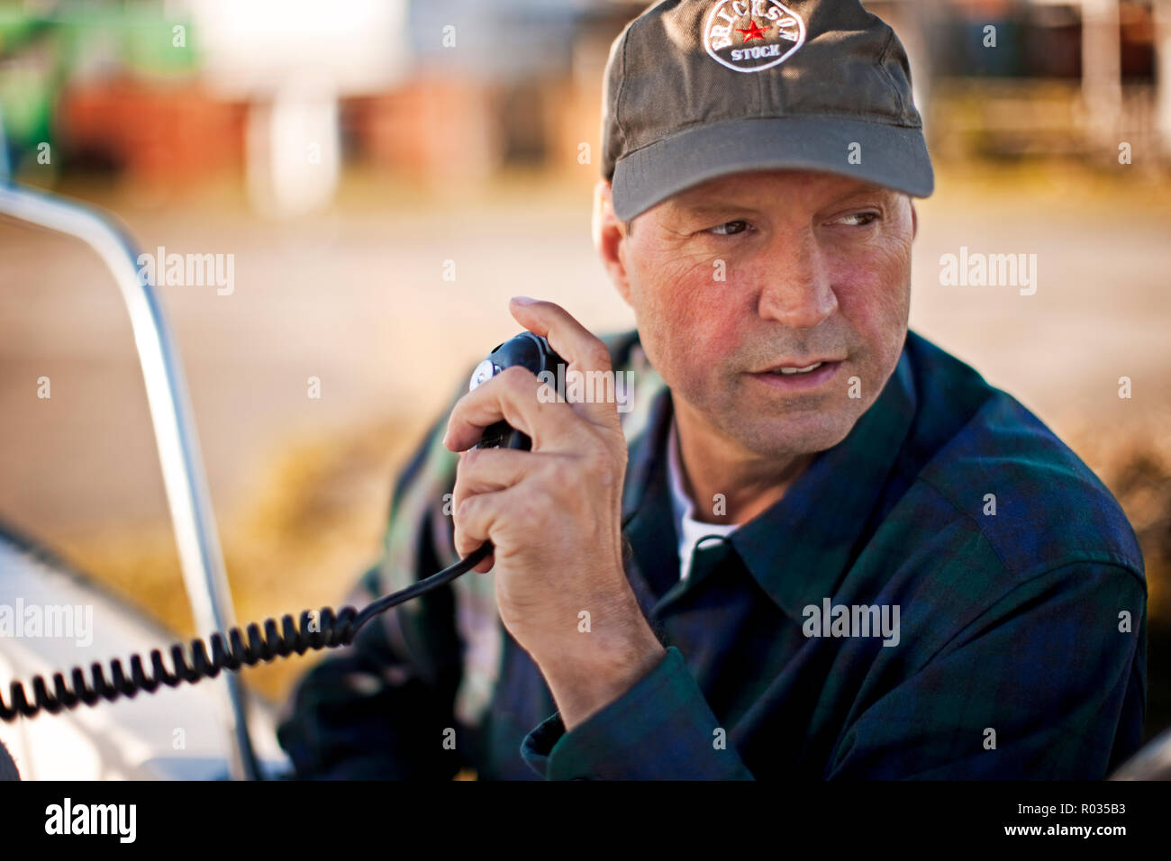 Men wearing baseball caps hi-res stock photography and images - Alamy