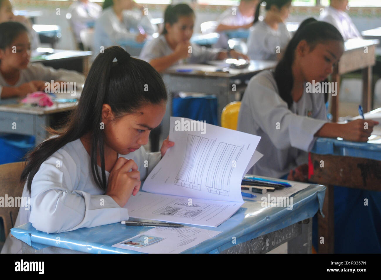 Malay students hi-res stock photography and images - Alamy