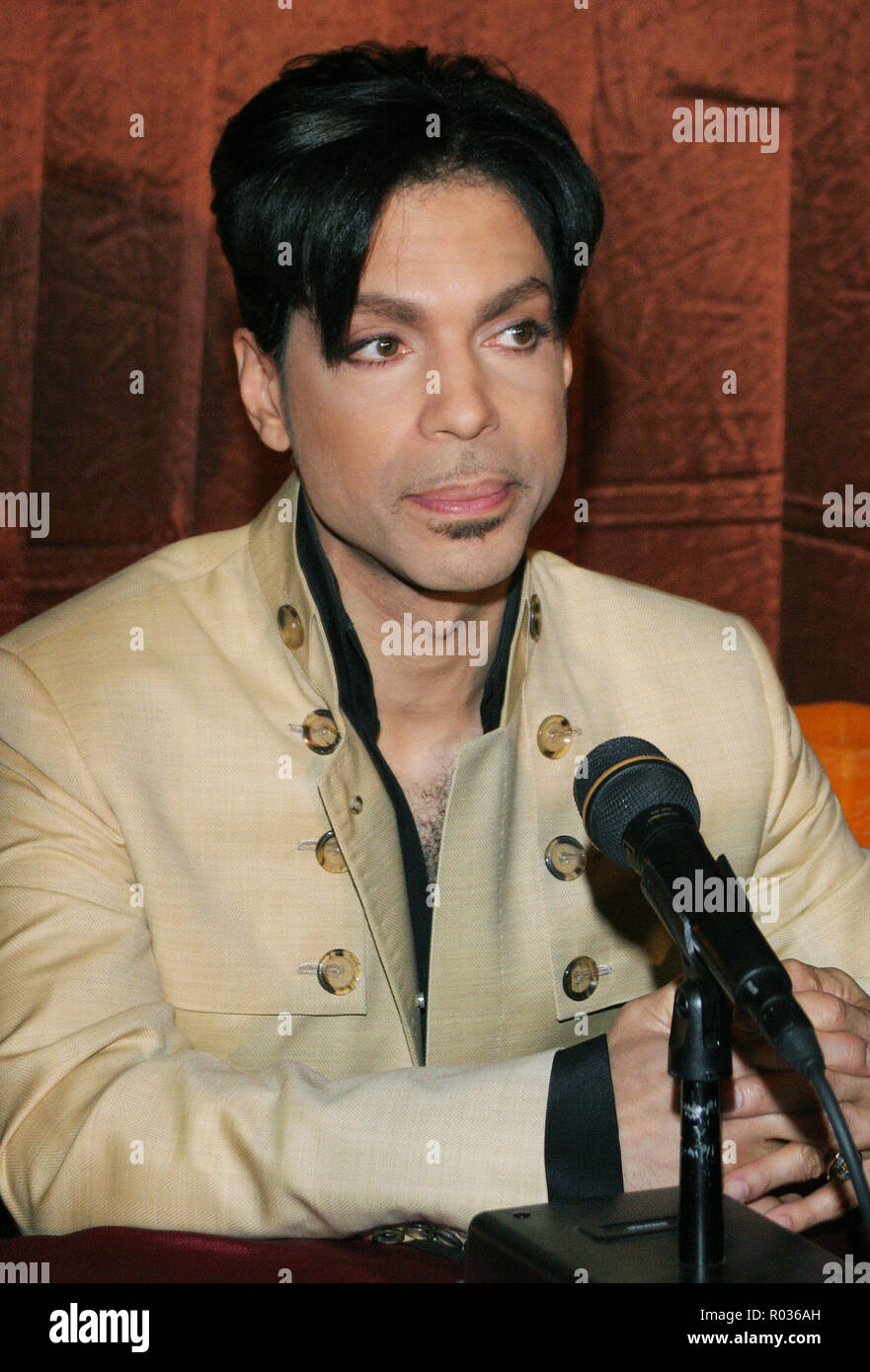 Prince signs with Universal Records and releases new album "3121" at ...
