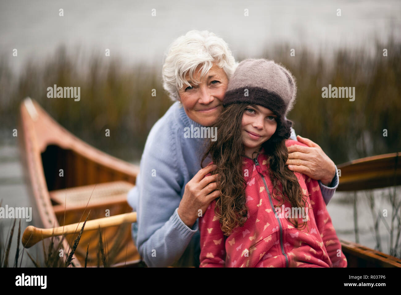 6 person canoe hi-res stock photography and images - Alamy