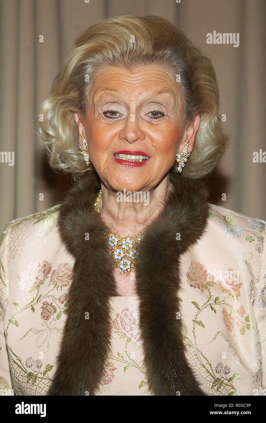 Barbara Davis arriving at the Unforgettable Evening Courage Awards ...