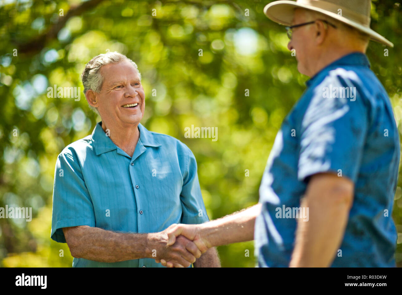 Garden handshake hi-res stock photography and images - Alamy