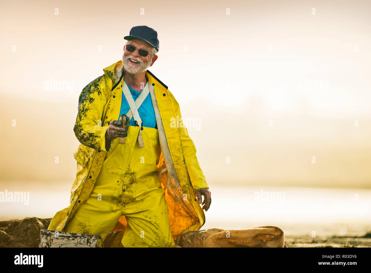 Shellfish digging hi-res stock photography and images - Alamy