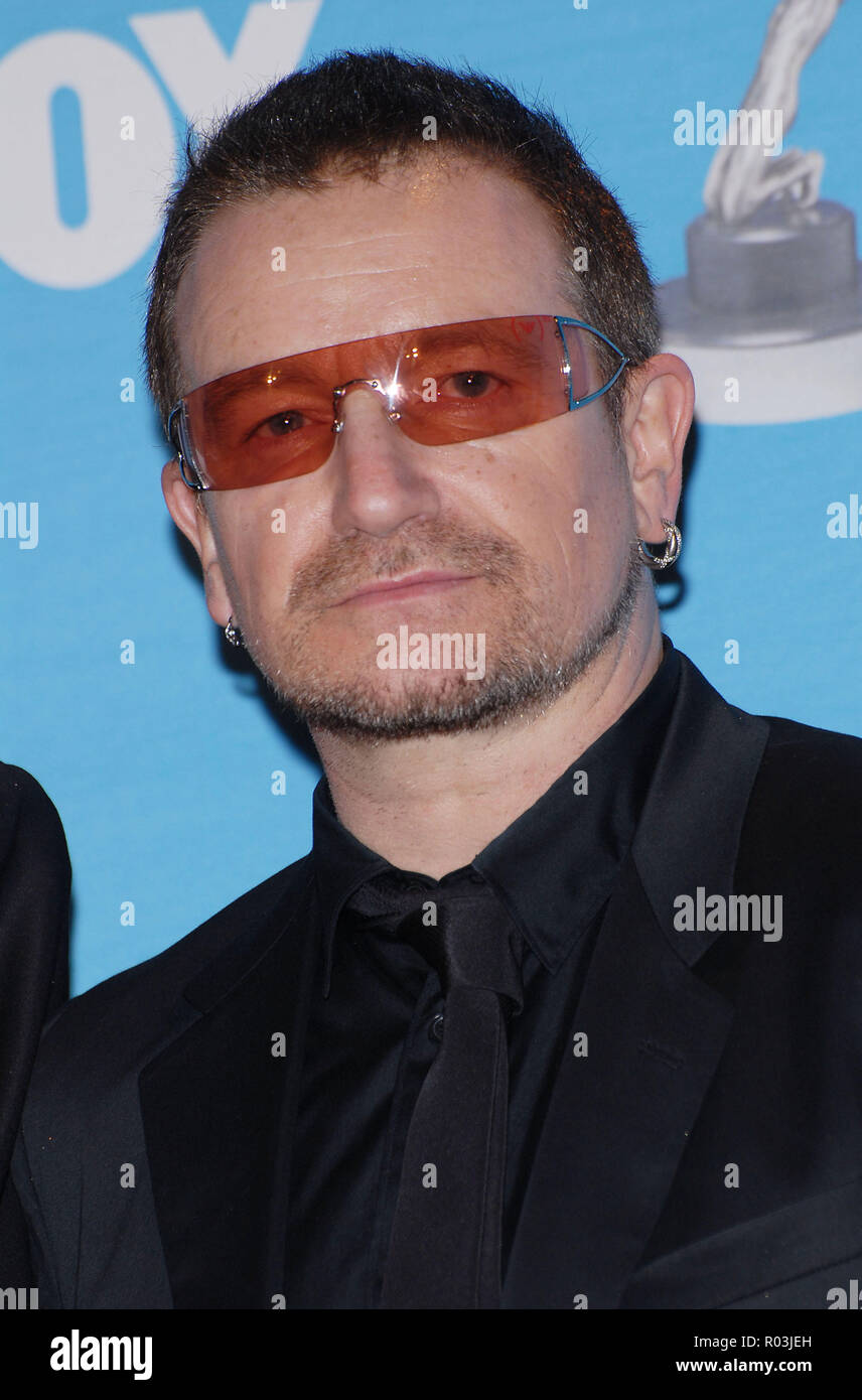 Bono u2 headshot hi-res stock photography and images - Alamy
