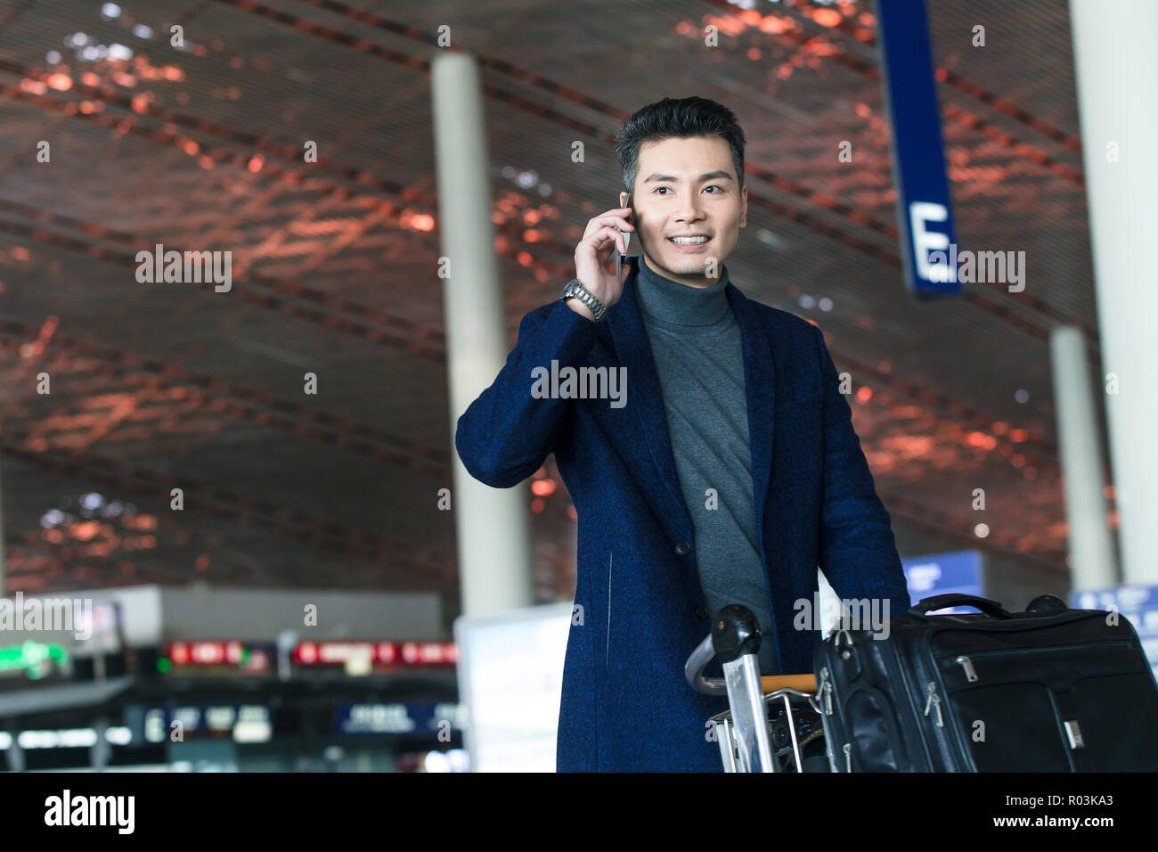 Business man at the airport Stock Photo - Alamy