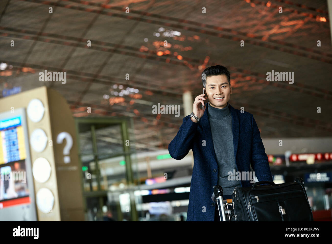 Business man at the airport Stock Photo - Alamy