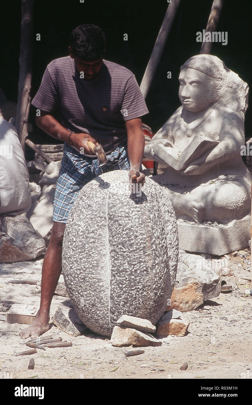 Indian stone carver hi-res stock photography and images - Alamy
