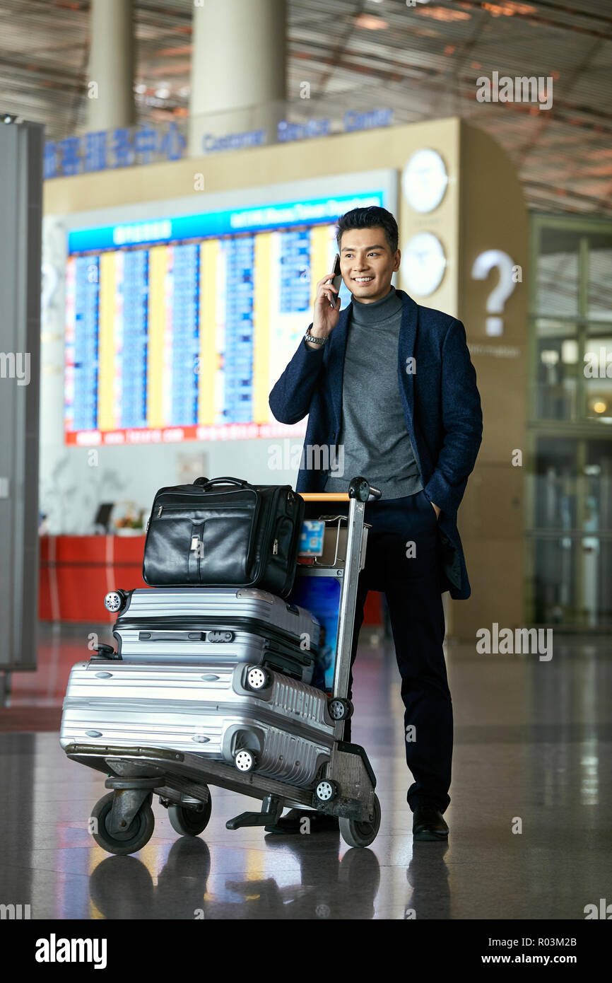 Business man at the airport Stock Photo - Alamy