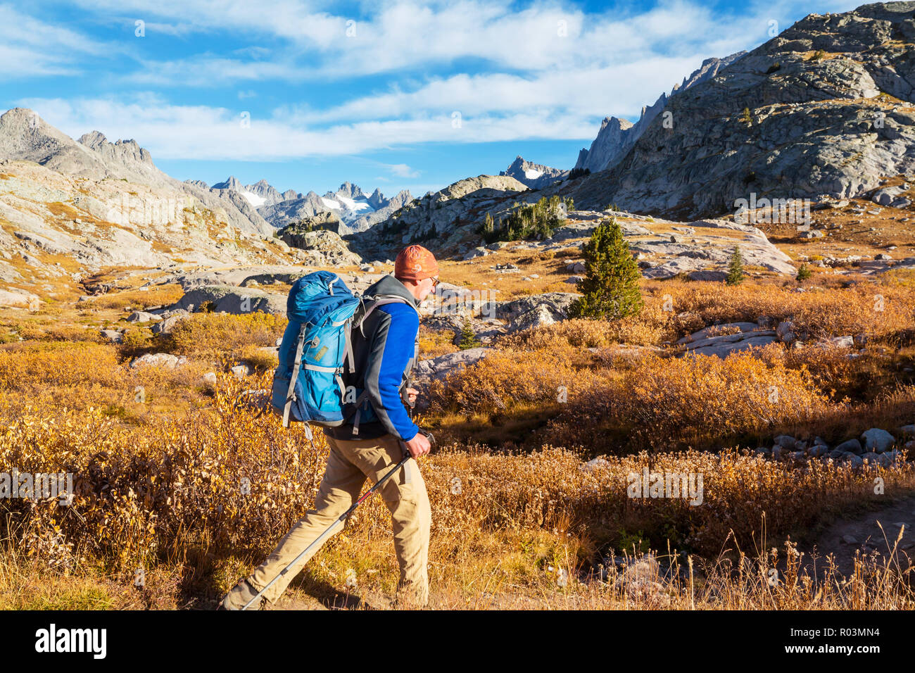 Hike in Wind River Range in Wyoming, USA. Autumn season Stock Photo - Alamy