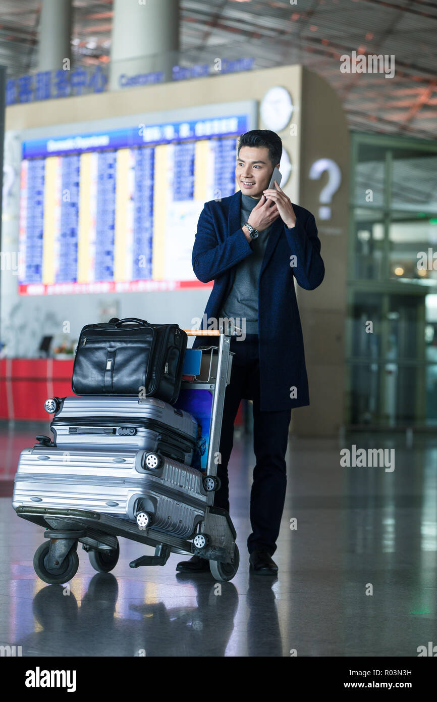 Business man at the airport Stock Photo - Alamy