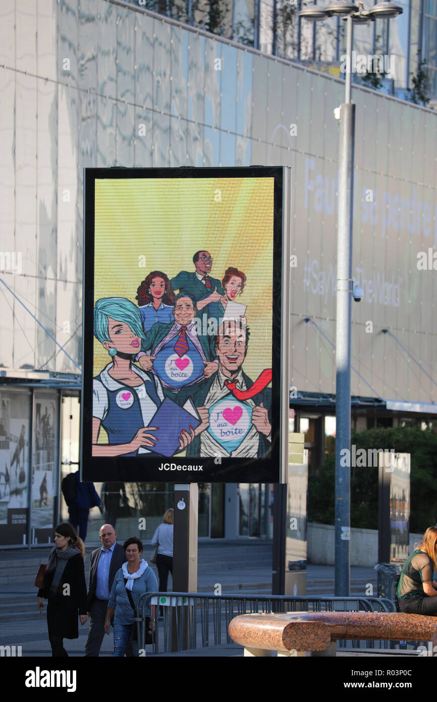 Electronic advertising board hi-res stock photography and images - Alamy