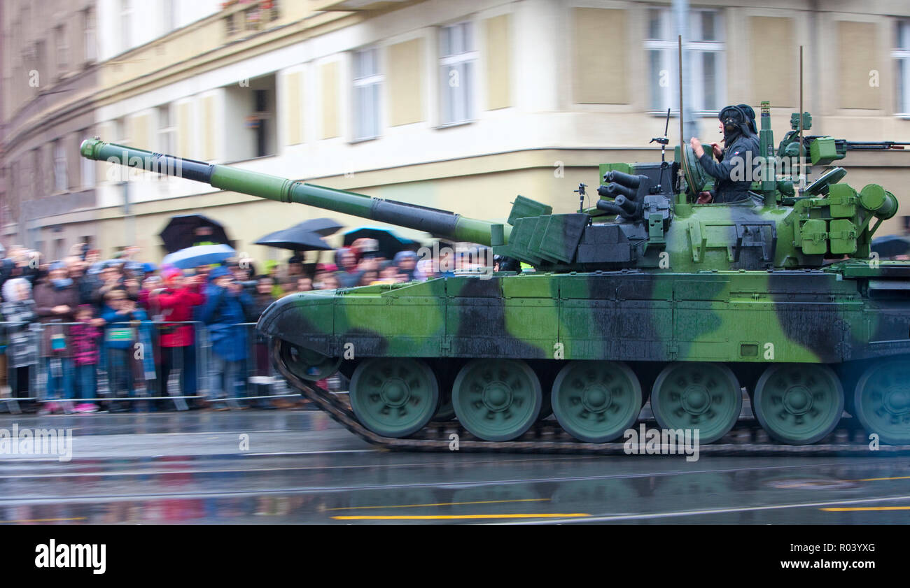 Ceremonial military parade hi-res stock photography and images - Alamy