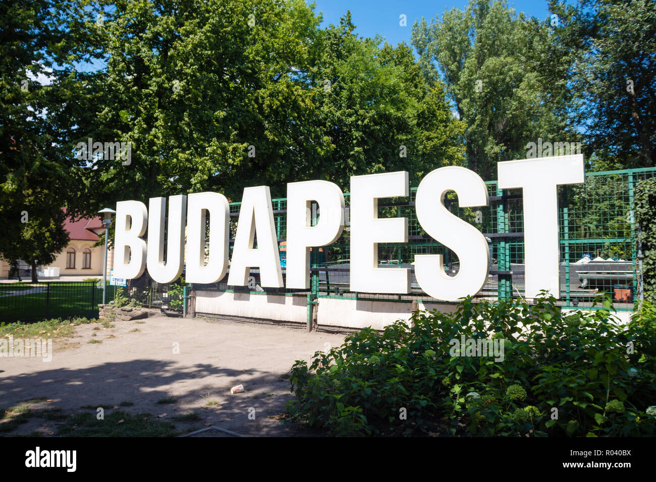 Large sign hi-res stock photography and images - Alamy