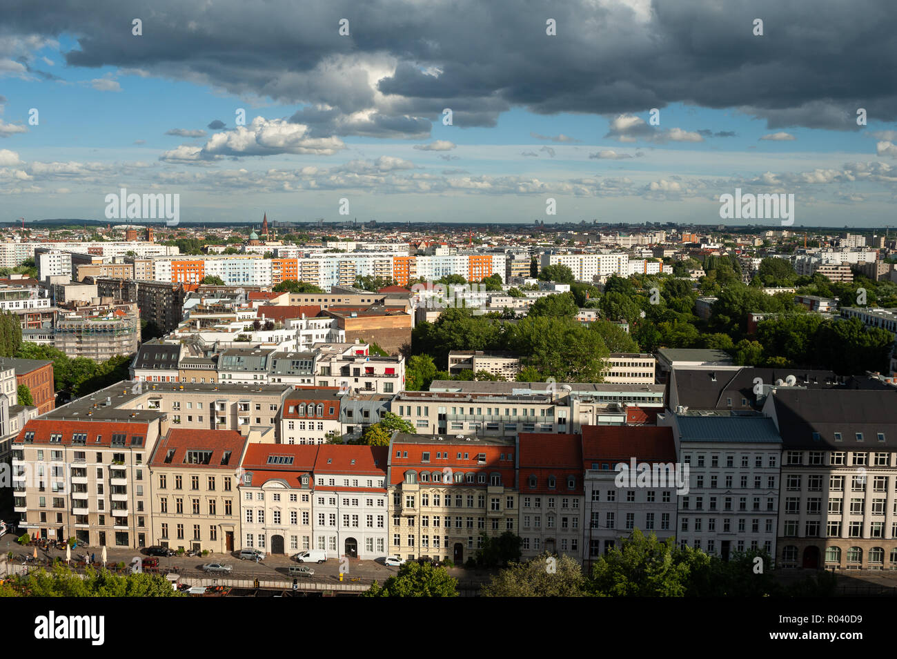 Buildings berlin hi-res stock photography and images - Alamy