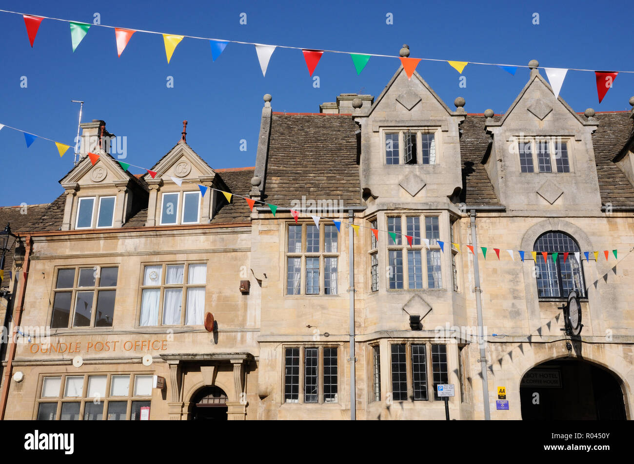 Oundle Post Office and the Talbot Hotel, Oundle, Northamptonshire Stock ...