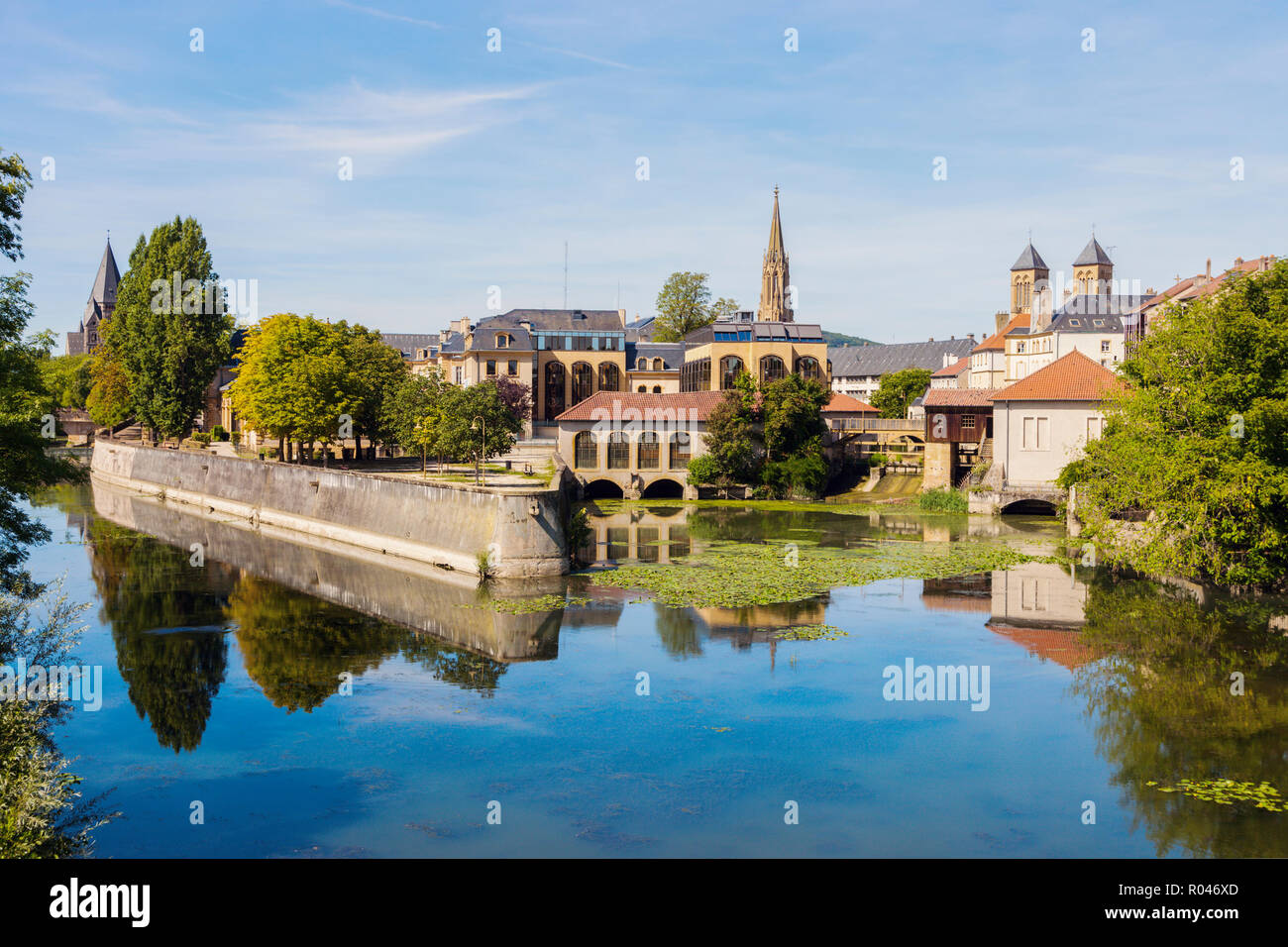 Architecture of Metz and Moselle River. Metz, Grand Est, France Stock ...